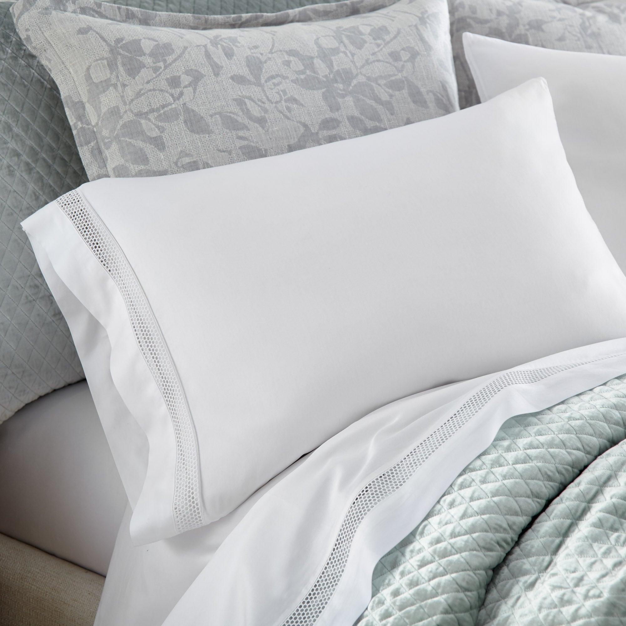 Vienna White Pillowcases Standard by Lili Alessandra