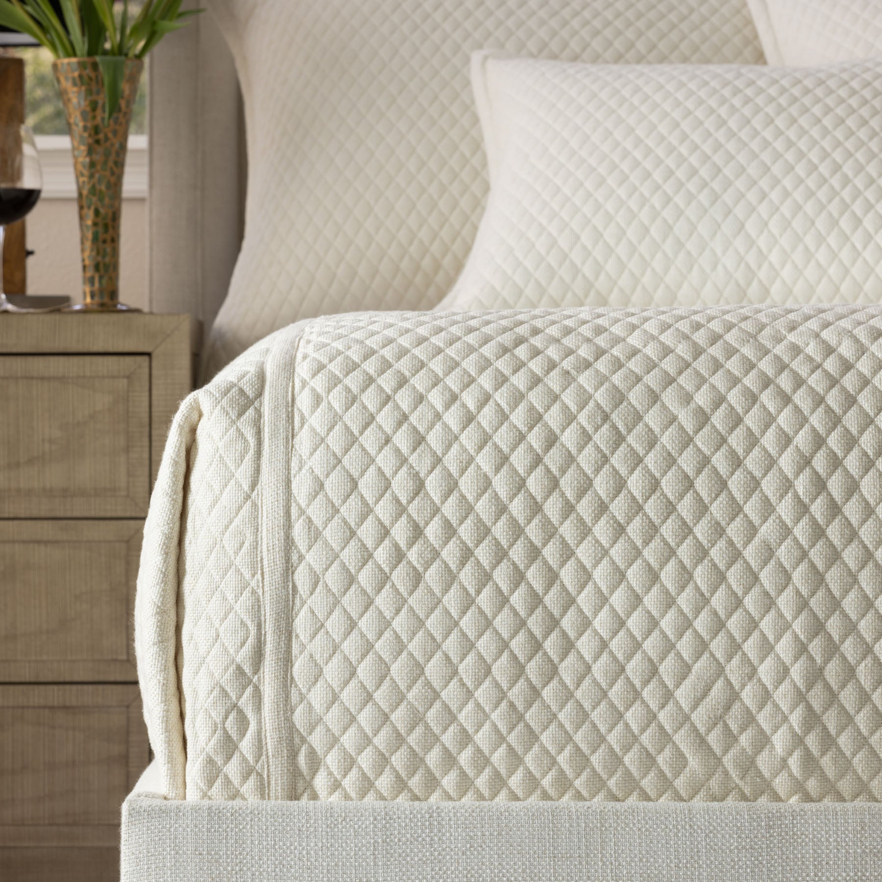 Laurie Quilted Coverlet Ivory Basketweave King 112X98 – Lili Alessandra