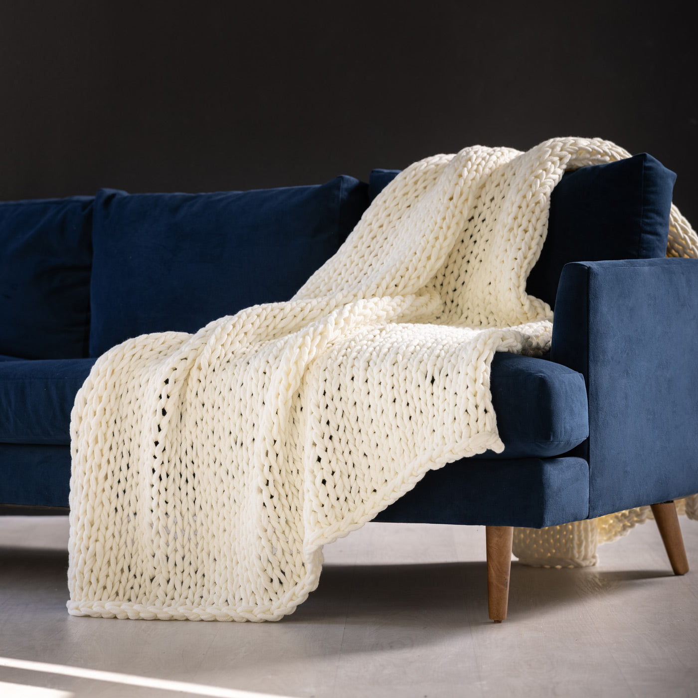 Nature Bulky Throw Ivory 48x80 – Lili Alessandra